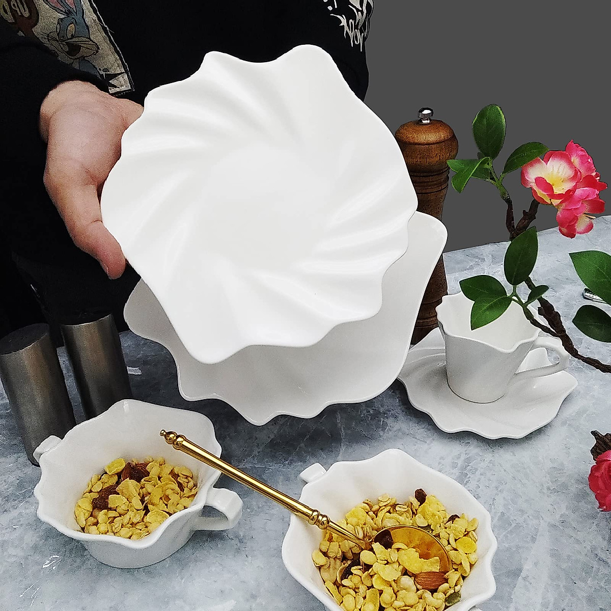 jinsongdafa Appetizer dinner Plates white Dessert Plates - Porcelain Modern Pasta Salad Plate Set of 4, Smooth Glaze, Scratch Resistant - Dishwasher, Microwave, Oven Safe 9.8 Inch