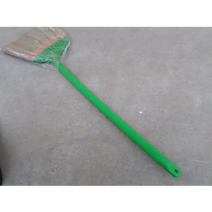Vietnamese Soft Fan Straw Broom with Green Plastic Tube Handle (chổi lúa) 41 inch