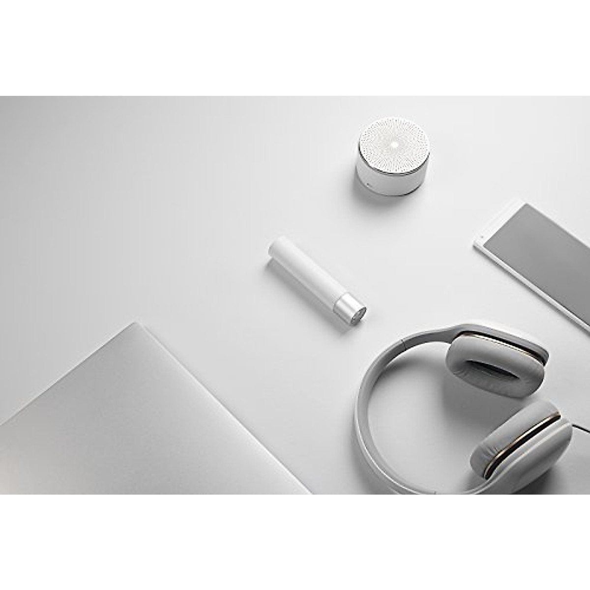 ZMI LPB01ZM Flashlight Portable Charger, Lipstick Charger, 3350 mAh Battery Pack Ultralight Pocketable Power Bank (Phone Cord/Wall Plug NOT Included)