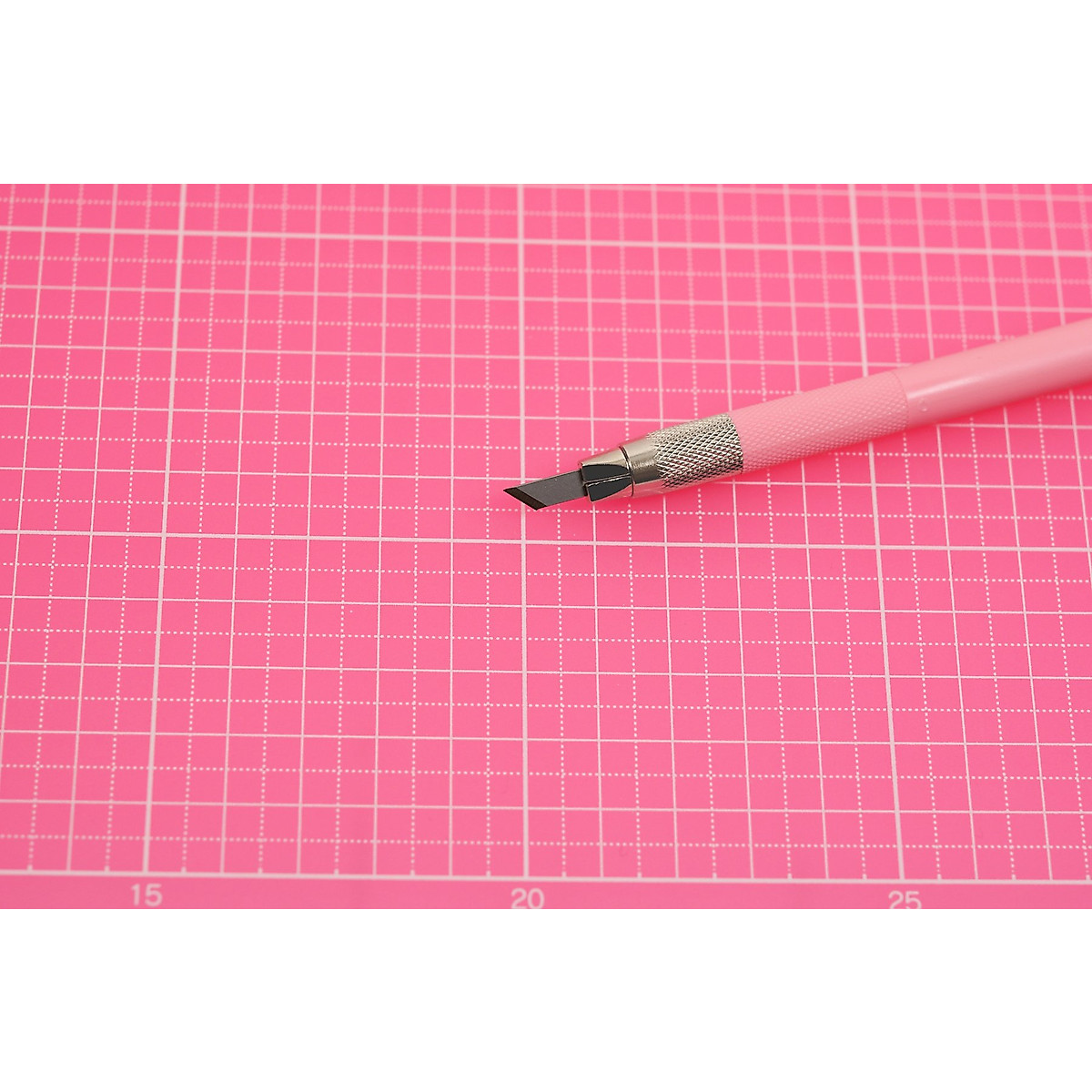 NT Cutter Resin Holder Art Knife, Pink Holder, 1 Knife (D-401P-P)