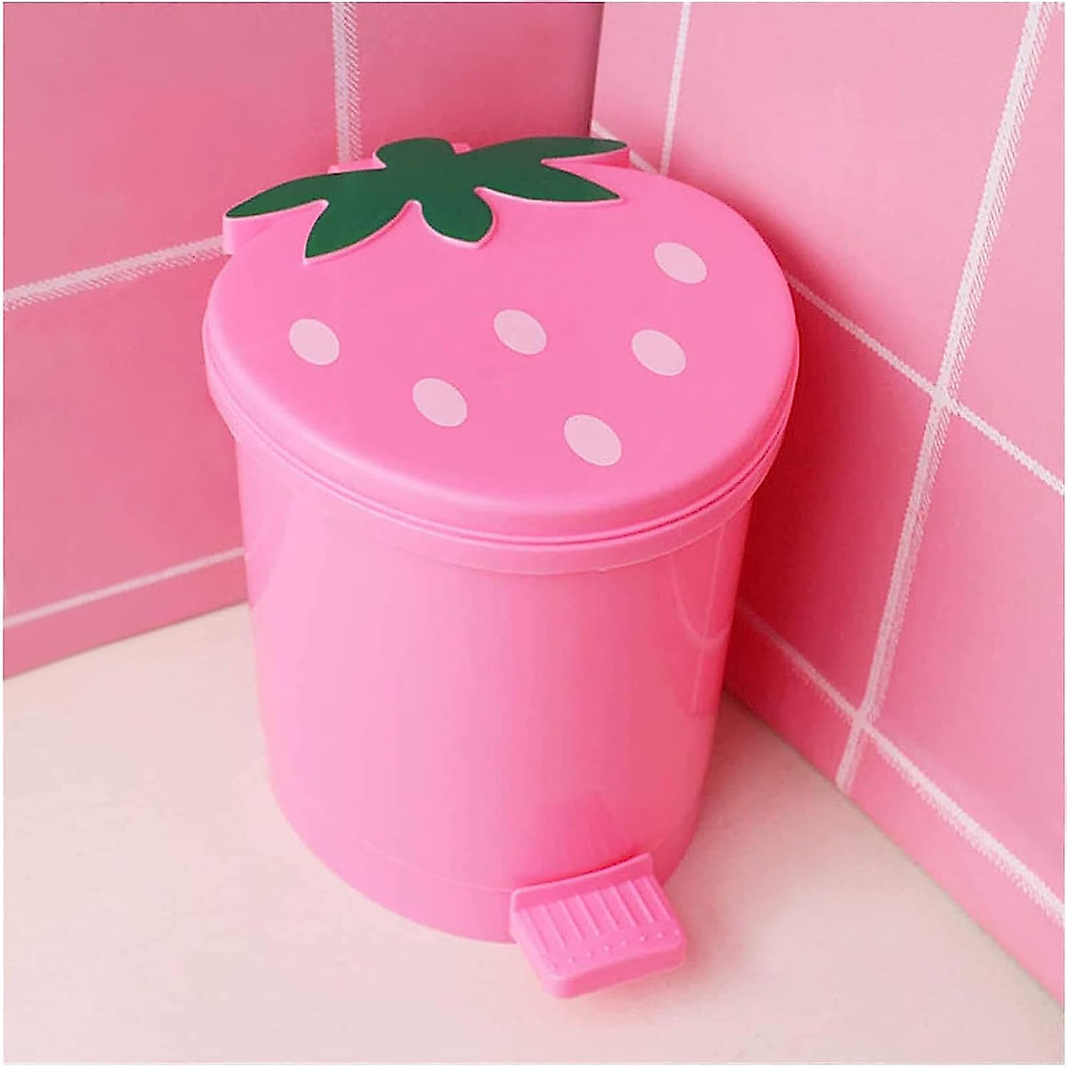 BxuxJar Strawberry Trash Can, Kawaii Mini Trash Can with Lid Cute Room Decor Bathroom Trash Cans, Kawaii Room Decor Strawberry Garbage Can with Lid for Home, Car, Bathroom