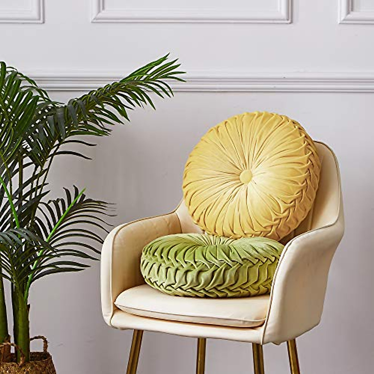 Cassiel Home Velvet Round Throw Pillow Green Summer Pleated Plush Pillow on Couch Pintuck Decorative Floor Cushion for Living Room Bedroom 14.5 inches
