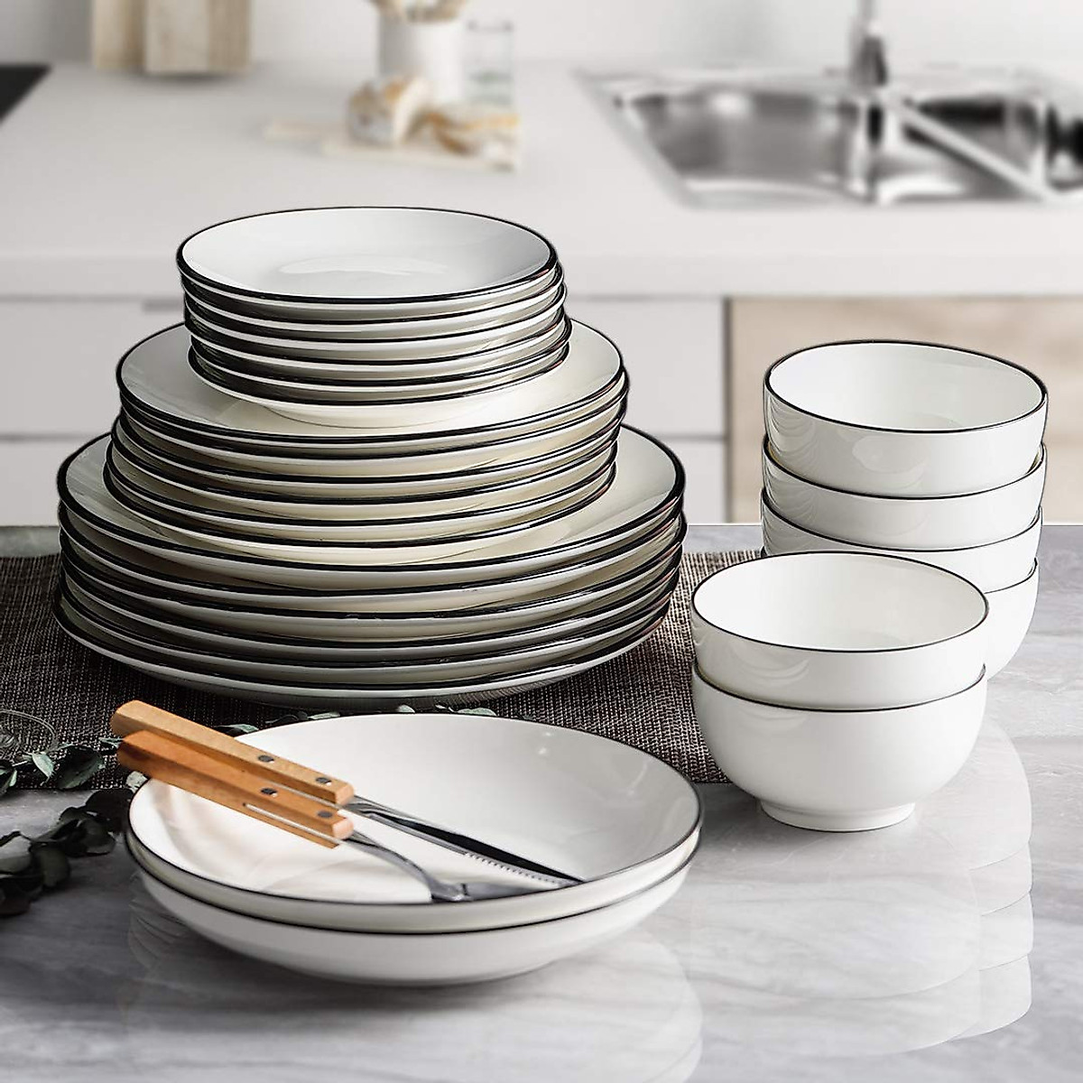 YOLIFE 26 Ounce Cereal Bowls, Ceramic Soup Bowls Set of 6, 6 inch White Salad Bowls for Breakfast, Oatmeal, Rice, Pasta, Dishwasher Microwave Oven Safe(Black Trim)