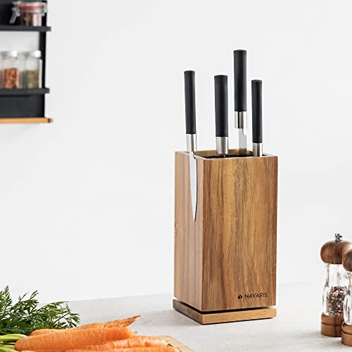 Navaris Rotating Wood Knife Block - Magnetic Universal Holder without Knives - Kitchen Storage with Plastic Bristles and Magnetic Sides - Acacia