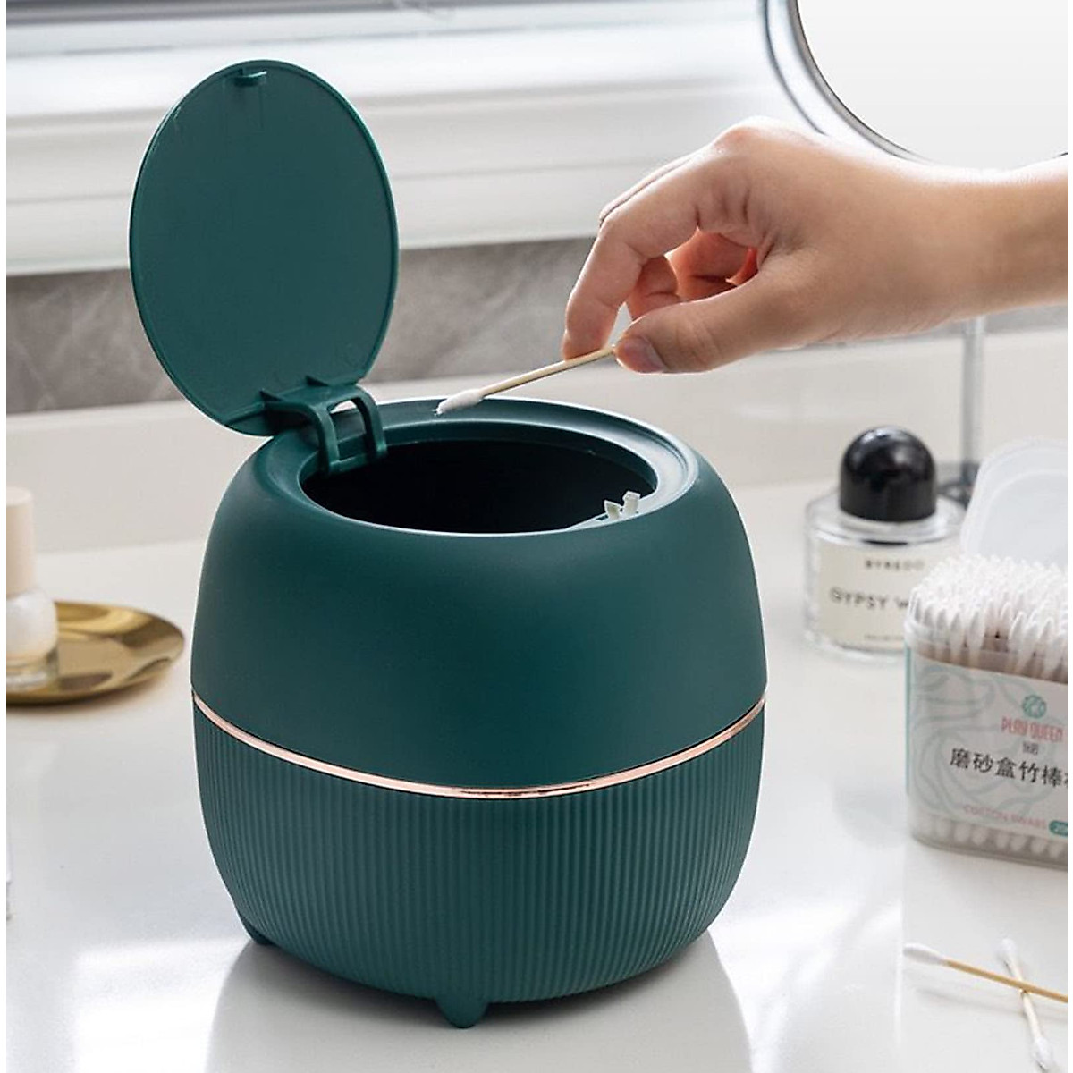 Plastic Trash can Creative Mini Desktop Trash can, with lid Small Home Office Cleaning Trash Button Desktop Storage bin, with 50 Trash Bags (Green)