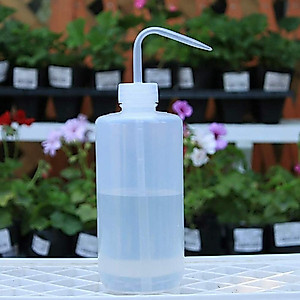 Familyhouse Watering Bottle Cans 500ML with Leak-Proof O-Ring for Indoor Plants Succulent Cactus Plastic Squeeze Wash Bottle for Medical Lab Tattoo