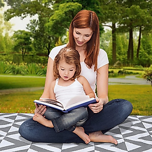 NAQSH Outdoor Indoor Plastic Rug with Loops - Foldable Reversible Outdoors Waterproof and Washable Patios Garden Decor (Geometry Grey, 3 x 5 ft)