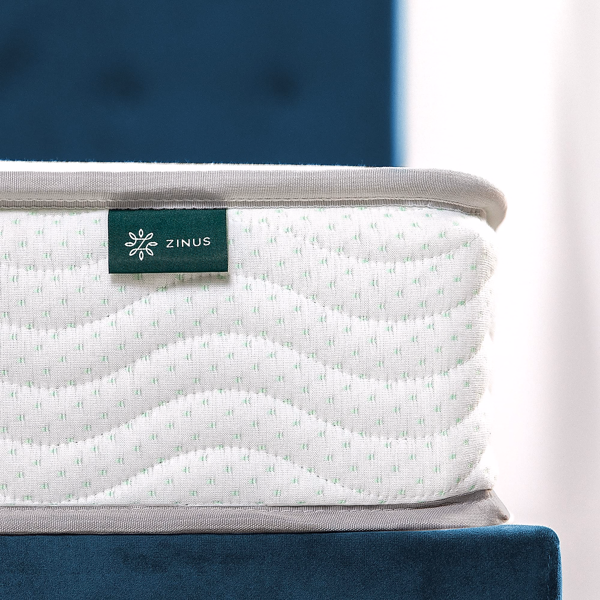 ZINUS 6 Inch Foam and Spring Mattress, Queen, CertiPUR-US Certified Foams, Mattress in A Box, White