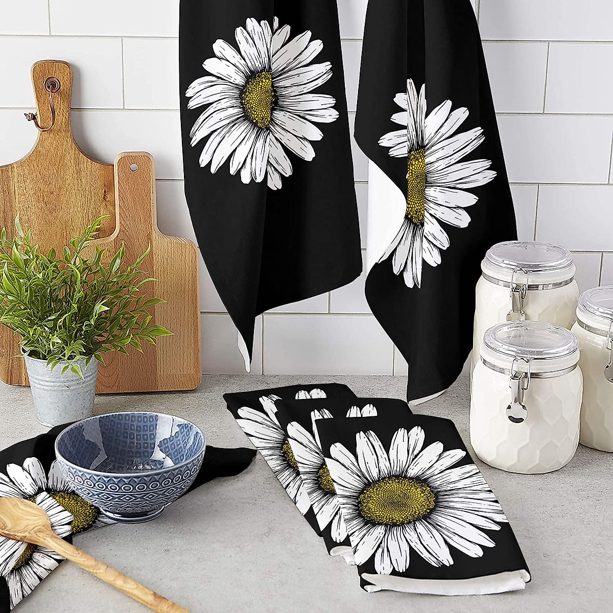 Vintage Daisy Floral Microfiber Kitchen Towels with Hanging Loop, Super Absorbent&Machine Washable Dish Towels Hand Towels for Home Kitchen Bars, 18 x 28 Inches, Flowers Farmhouse Black White