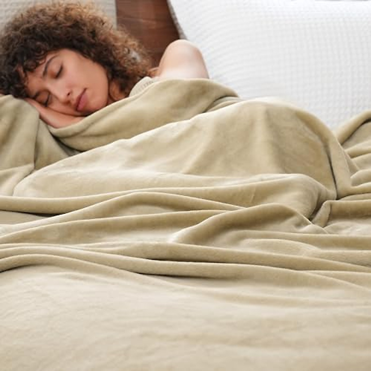 PHF Ultra Soft Fleece Blanket Twin Size, No Shed No Pilling Luxury Plush Cozy 300GSM Lightweight Blanket for Bed, Couch, Chair, Sofa Suitable for All Season, 66" x 90", Khaki