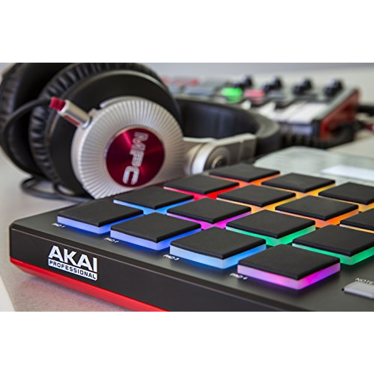 AKAI Professional MPD226 - USB MIDI Controller with 16 RGB MPC Drum Pads, Fully-Assignable Production-Ready Controls, and Production Software Package