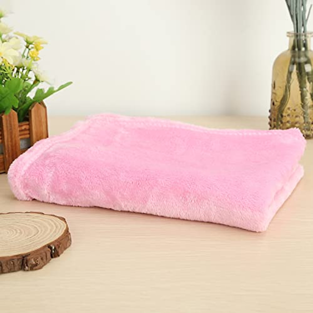 Fleece Throw Blanket for Couch, Lightweight Plush Fuzzy Cozy Soft Blankets and Throws for Sofa, Soft Fleece Blanket, Throw Blanket, Cozy, Warm and Lightweight Bedding Fleece Blanket Bed Blanket Pink