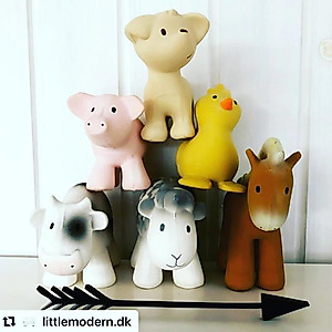 Tikiri My First Farm Animal Pig Natural Rubber Rattle (Pink)