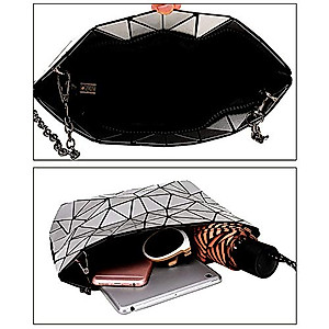 Danse Jupe Womens Geometric Purse Holographic Chain Crossbody Bag Clutch Purse Silver