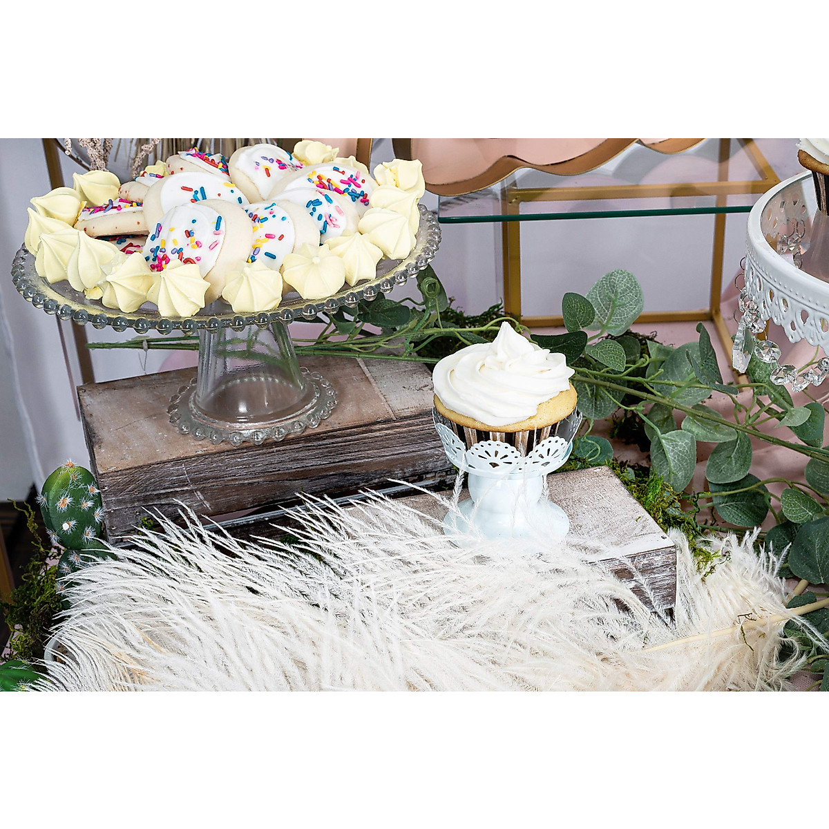 Simply Elegant Mini Eyelet Cupcake Stand Treat Pedestal Stand Band with a Scalloped Edge and a Curving White Base, 3.25 x 2.75 - White