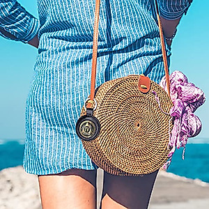 Wisdompro PU Leather Coin Holder Keychain for AA Medallion, Standard Challenge Coin, Recovery Chip, Compatible with Apple AirTag - Black