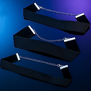 Yinkin 5 Pieces Classic Black Velvet Choker Necklace Soft Women's Choker Necklaces Black Choker Necklace for Women Wide Black Velvet Choker for Women Neck Jewelry Accessories (Simple)