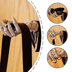 LJKLAJ Halloween Skeleton Hand Holder Resin Skeleton Hand Jewelry Stand Multifunctional Hanging Wall Hooks For Keys Jewelry Home Decor