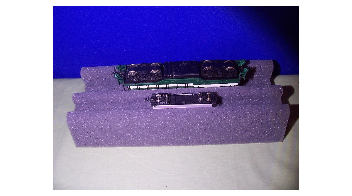 N Foam Locomotive & Car Cradle for N Scale Models | Safe & Stable Support