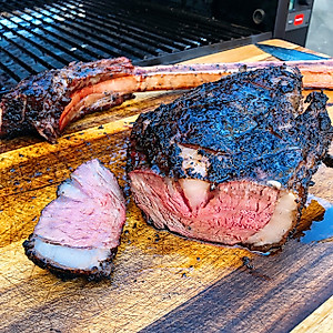 Hardcore Carnivore Black: charcoal seasoning for steak, beef and BBQ (Large Shaker)