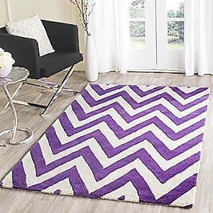 SAFAVIEH Cambridge Collection 5' x 8' Purple / Ivory CAM139K Handmade Chevron Premium Wool Area Rug
