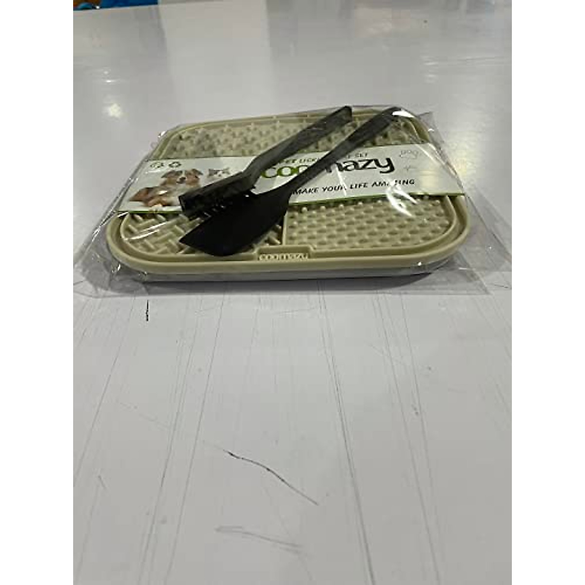 Coomazy Lick Mat for Dog and Cat, Slow Feeder & Non-Slip Design, Boredom and Anxiety Reducer, Suitable for Food, Treats, Yogurt, Peanut Butter and Liver Paste, BPA-Free, Non-Toxic, 2-Packs