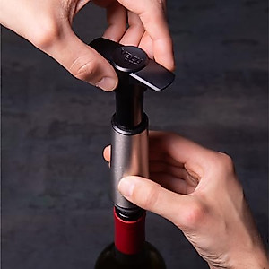Vacu Vin Wine Saver Pump Stainless Steel with Vacuum Wine Stopper - Keep Your Wine Fresh for up to 10 Days - 1 Pump 1 Stopper - Reusable - Made in the Netherlands