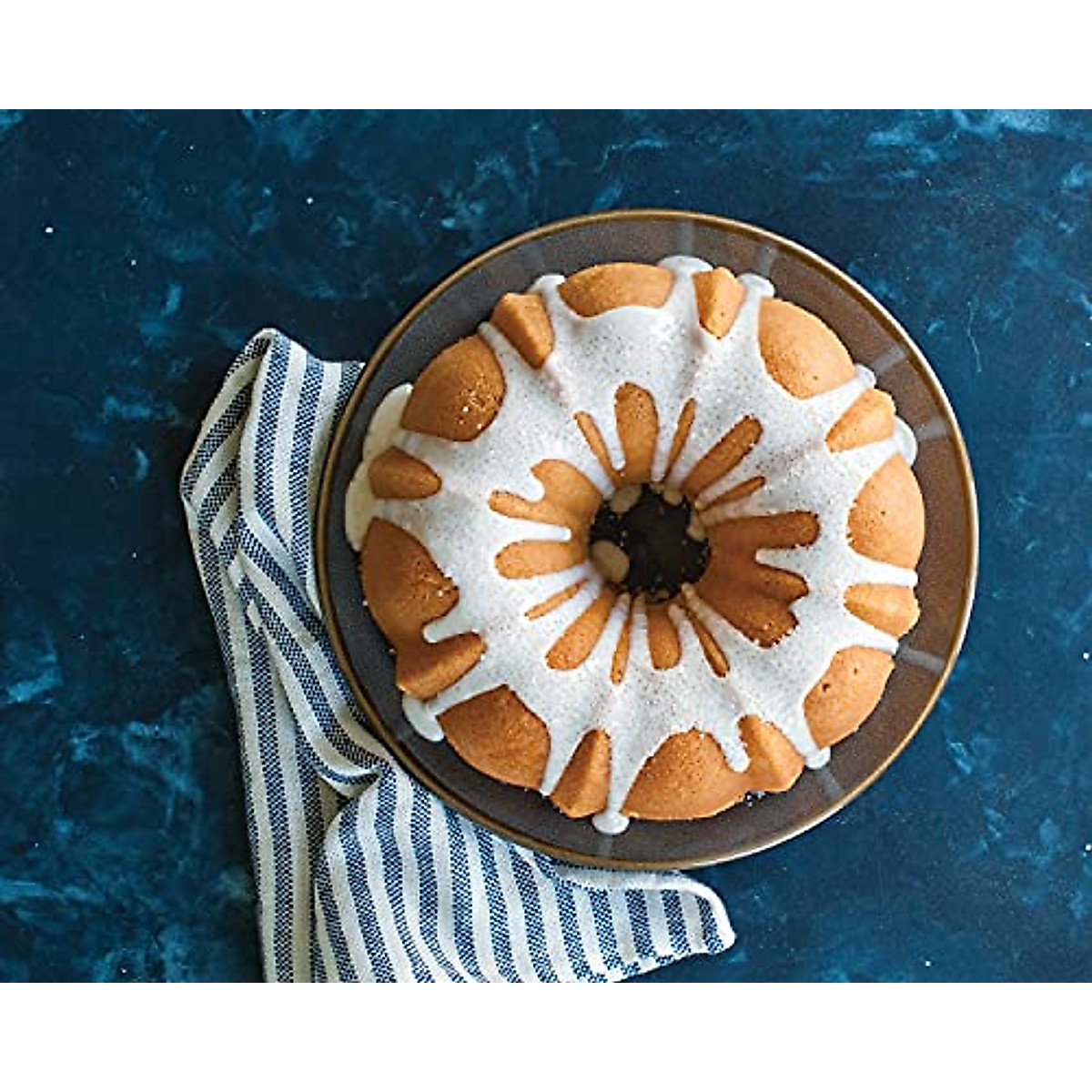 Nordic Ware Formed Bundt Pan, 6-Cup, Navy