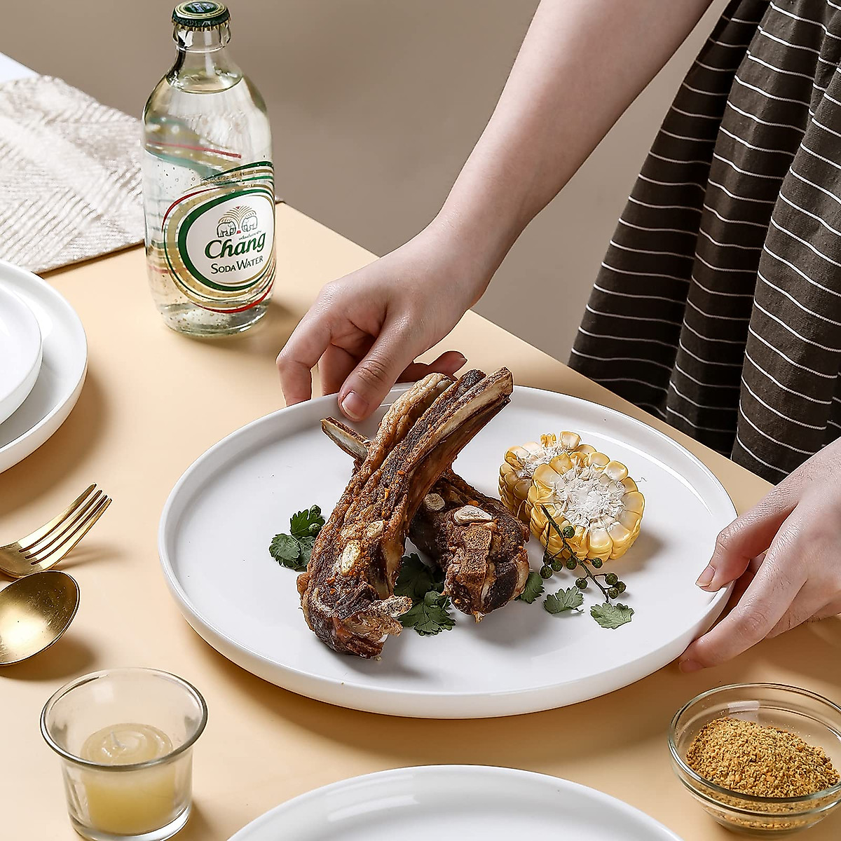 QFULL Ceramic White Dinner Plate Set of 6, 8 Inch Cutlery Set, Pizza Salad Pasta Steak Porcelain Plate Restaurant Dishes, Salad Plate, Anti-Scratch Round Plate