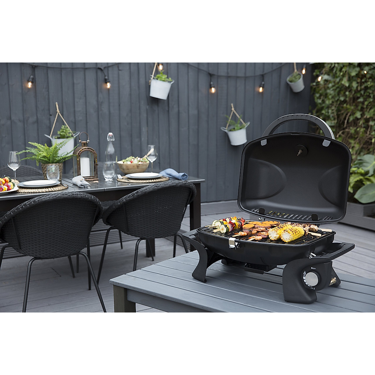 George Foreman Portable Gas BBQ with Integrated Thermostat, Black, Lightweight & Compact, Steel Body & Automatic Ignition, Gas Barbecue, GFSBBQ1