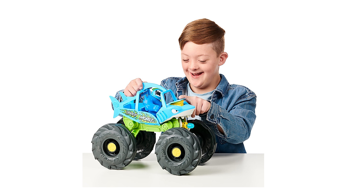 Goo Jit Zu Stretch and Strike Thrash Mobile with Missiles