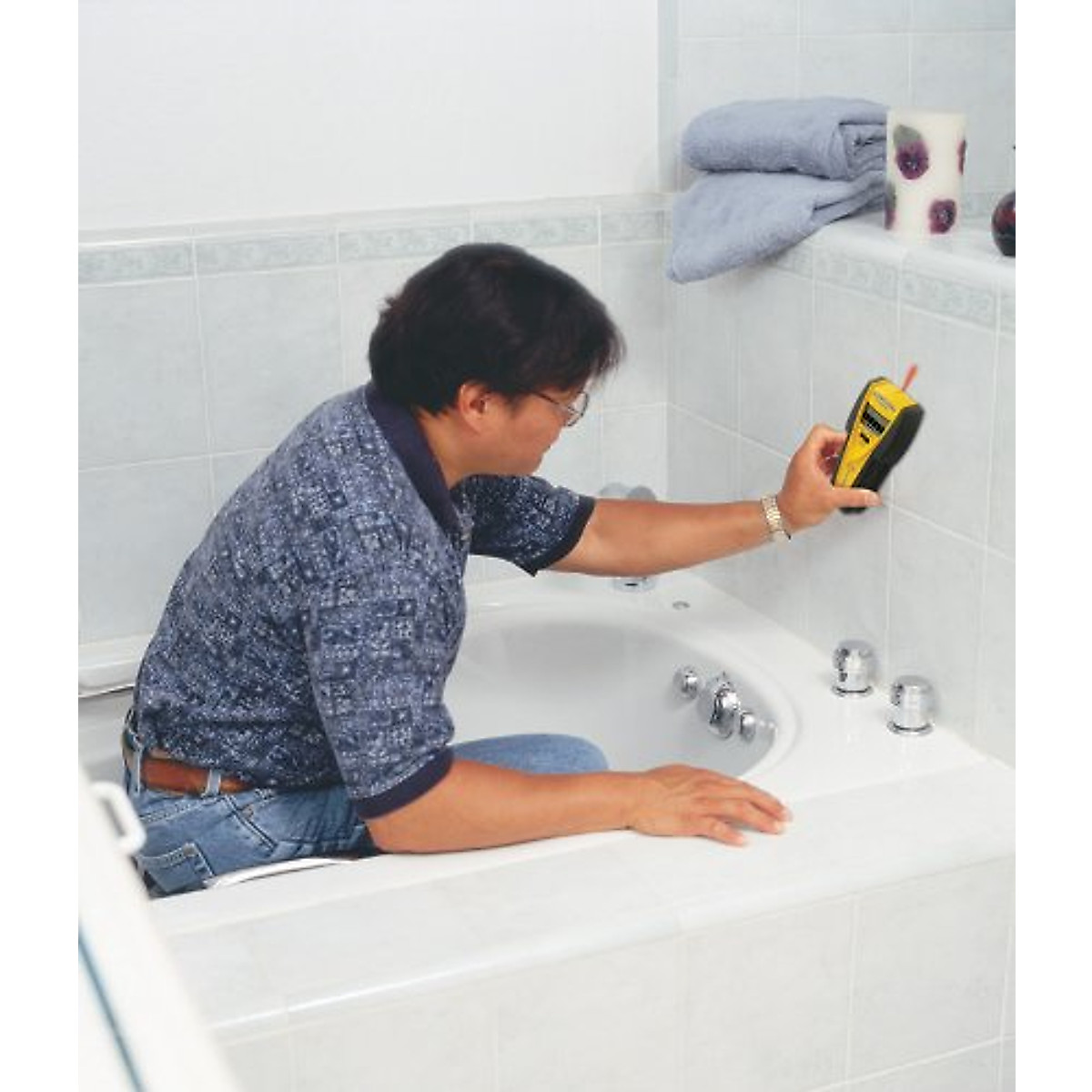 Zircon MultiScanner i320 OneStep Center-Finding Stud Finder with Metal Scanning and DVD How-To Guide
