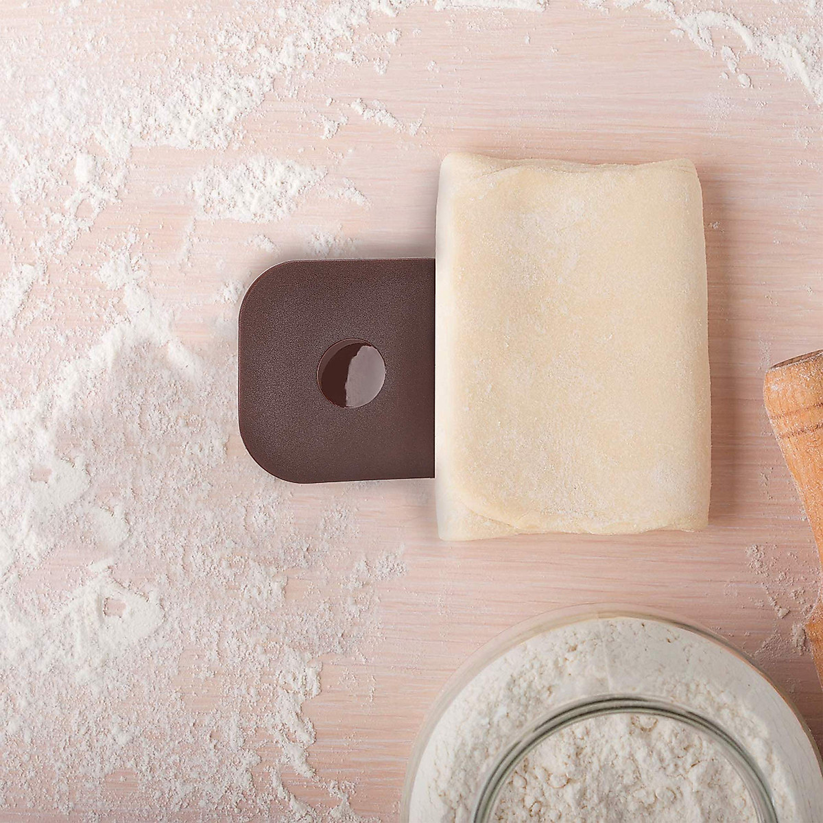 Pan Scraper, Durable Dish Scraper Set of 4pcs, Pot Scraper, Handheld Nylon Cast Iron Pan Cleaners, Multifunctional Pan Scraper Tool and Stoneware Scraper for Kitchen and Home -Brown