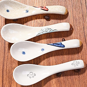 Swlthwen Ceramic Soup Spoons Set of 4, Porcelain Japanese Ramen Spoons for Ramen Pho Dessert Ice Cream Wonton Beige