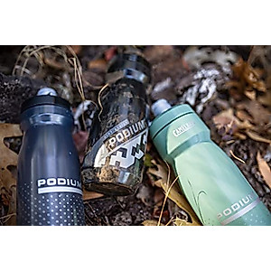 CamelBak Podium Dirt Series Chill Insulated Mountain Bike Water Bottle 21oz, White