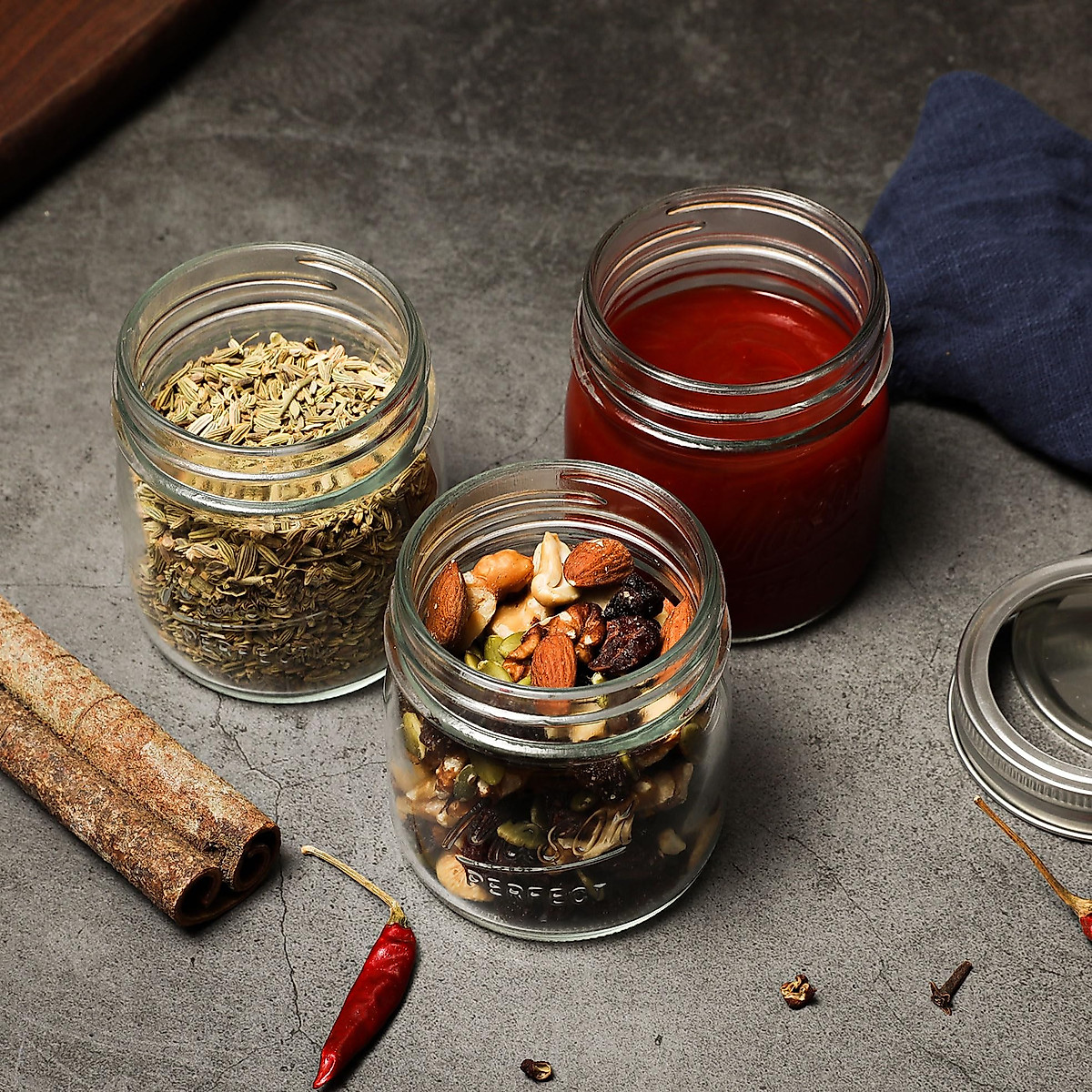 Esrentle 16 Pack 8 oz Mason Jars with Regular Airtight Lids - Glass Canning Jars 8 oz, Mini Mason Jars for Jam, Jelly, Honey, Overnight Oats, Party Favors, Shower Favor, Separable Lids