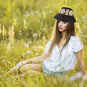 Womens Straw Sun Hat Woven Bucket Hat Summer Beach Cap Fishing Hat Fashion Floral Cap Beach Hat for Women Foldable Vacation Travel Straw Hat Black