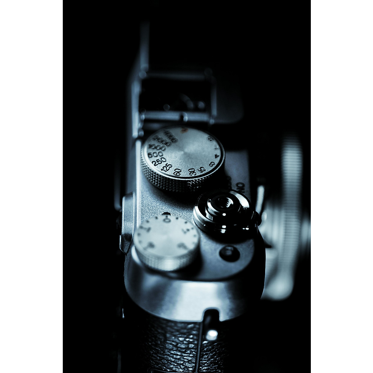 Fujifilm X100S 16 MP Digital Camera with 2.8-Inch LCD (Silver) (OLD MODEL)