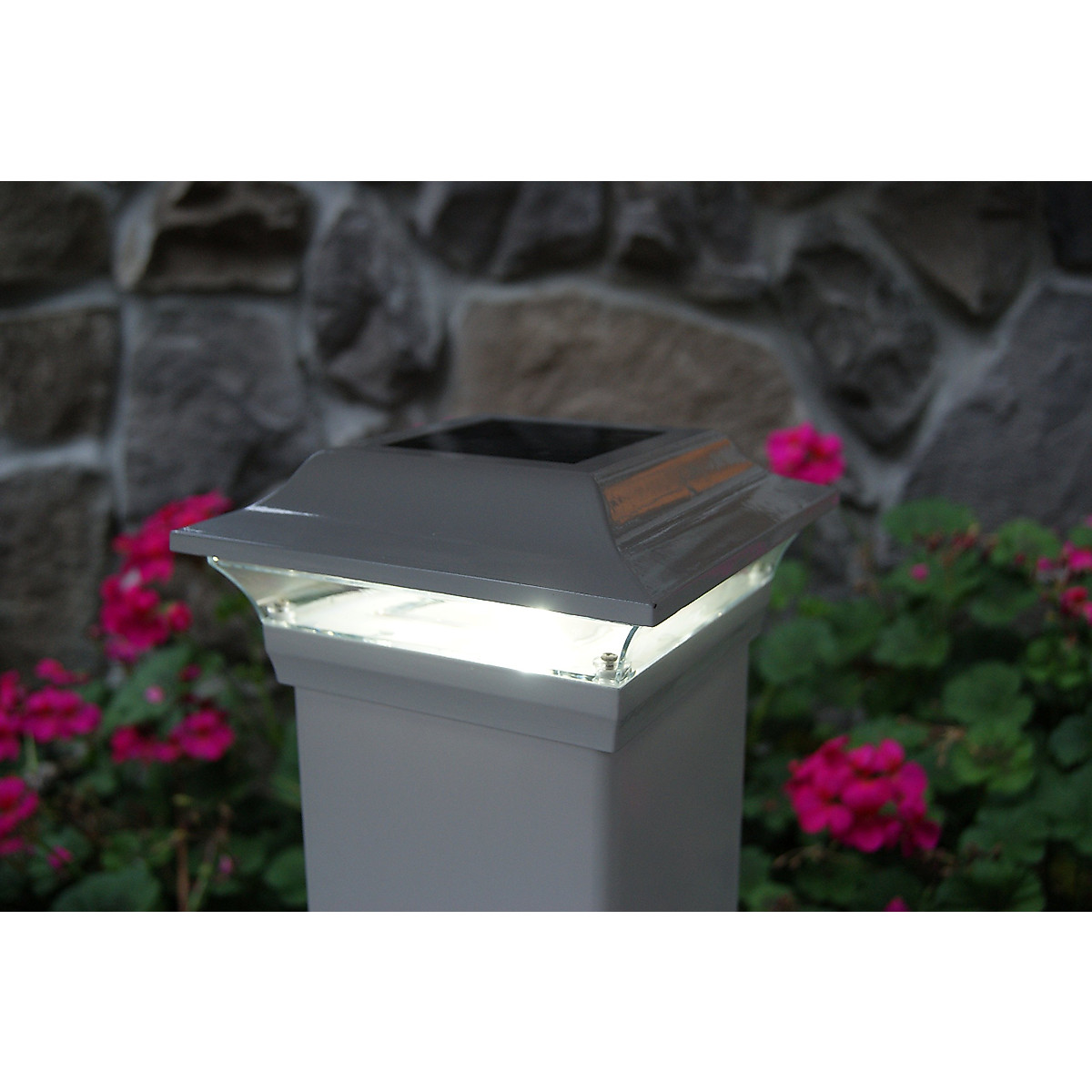 Classy Caps SL214W Imperial Outdoor Solar Post Cap Fence and Deck Light, Bright White Light, Fits 5" x 5" Post, White Powder Coated Aluminum