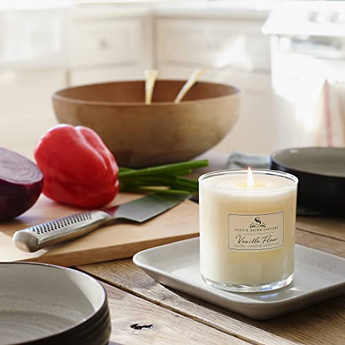 Soap & Paper Factory Vanilla Fleur 9.5 oz Large Soy Candle