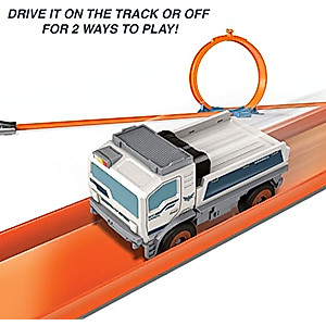 Hot Wheels Rc Disney and Pixar Lightyear Buzz's Truck, 1:64 Scale Remote-Control Toy Truck Inspired by the Movie