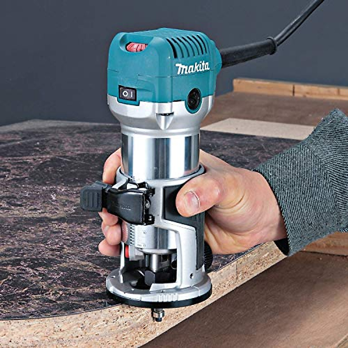 Makita RT0701CX7 1-1/4 HP* Compact Router Kit