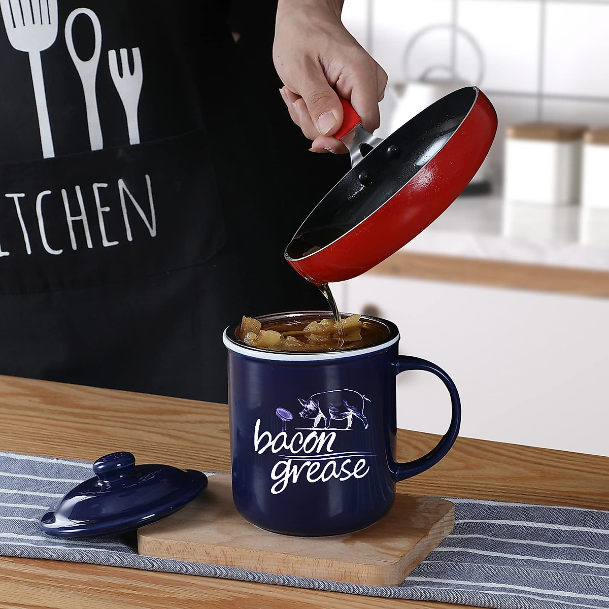 ONTUBE Ceramic Bacon Grease Container with Strainer, Cooking Oil Storage Can Grease Keeper for Kitchen, Navy