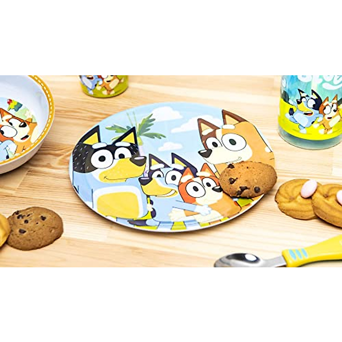 Zak Designs Bluey Kids Dinnerware Set Includes Plate, Bowl, Tumbler, Water Bottle, and Utensil Tableware, Made of Durable Material and Perfect for Kids (6 Piece Gift Set, Non-BPA)