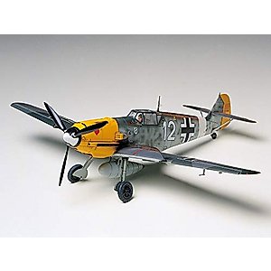 TAMIYA 300061063 – 1: 48 WWII Model Set Messerschmitt BF109E-4/7 Trop