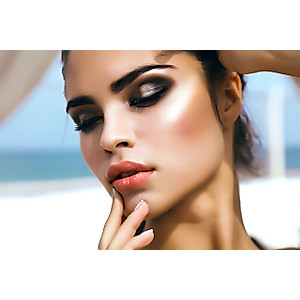 MAVEUP Eyeliner. Make Your Eyes Mesmerizing. Smokey Eyes Vibe. Makes You More Confident. Brilliant Makeup Finish. Satin and Silky Smooth Tip. Classic. Showtime Black.