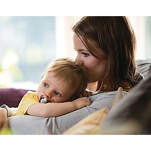 Tommee Tippee Moda Pacifiers, Symmetrical Design, BPA-Free Silicone Binkies, 6-18m, 4-Count