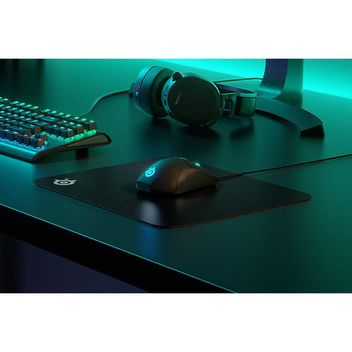 SteelSeries QcK Gaming Mouse Pad - Medium Hard - Minimal Friction - Pinpoint Accuracy