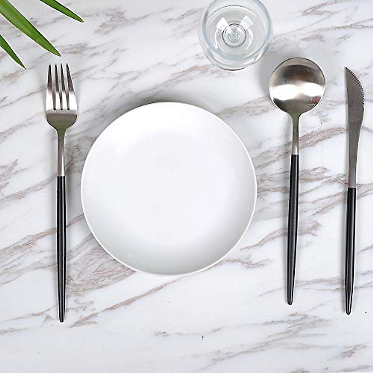 Miicol Durable Porcelain 6-Piece Dessert Plate Set, Elegant White Serving Plates (6-inch dessert plates)