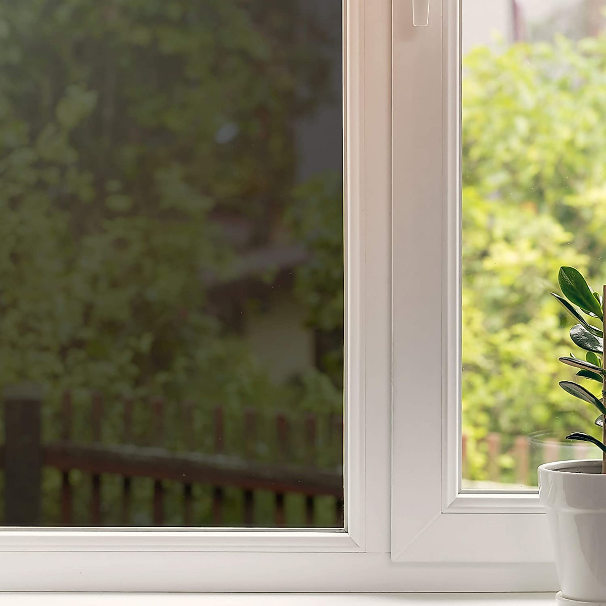 DIY - Snapguard Solutions Residential Ceramic Window Tint, Provides Heat Control and UV Protection 2.5' ft x 12' ft Roll (25%), 2 Mils